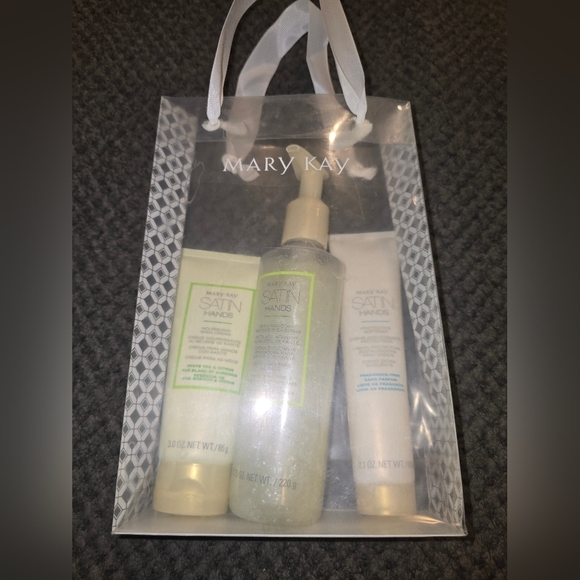 Mary Kay | Skincare | Mary Kay Satin Hands Pampering Set | Poshmark